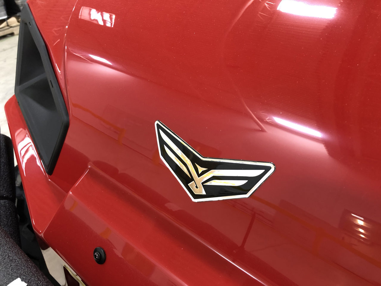 19967, Hood Emblem - Landmaster